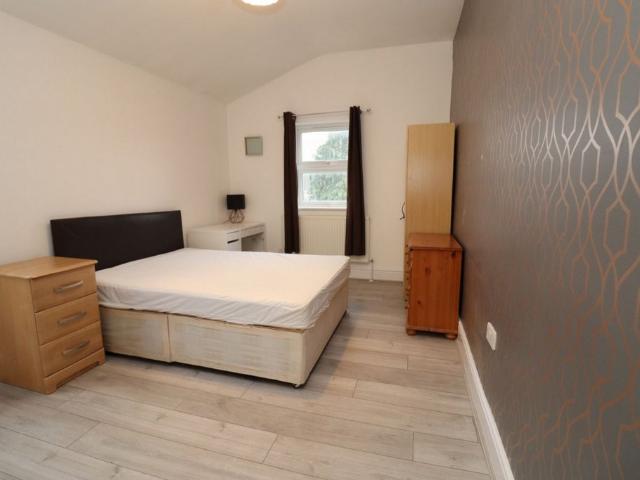Room at Globe Road, Greater London