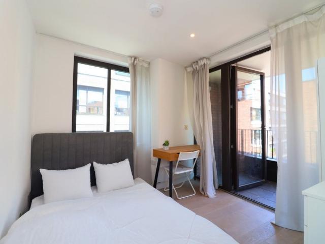 Room at Globe Road, Greater London