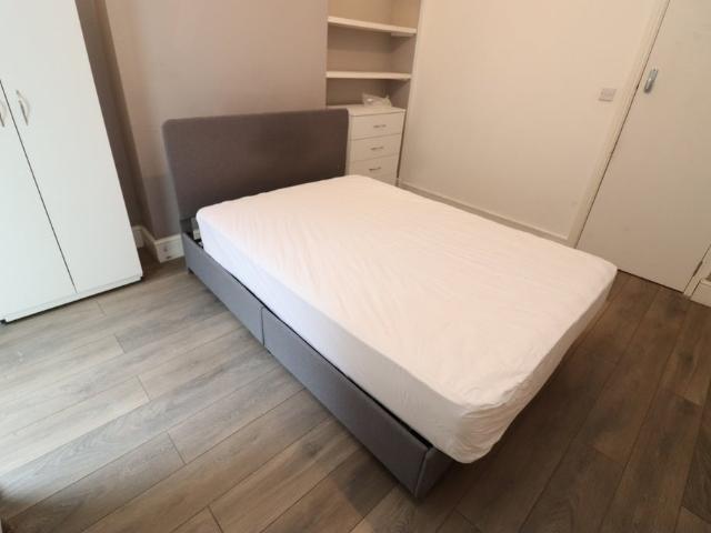 Room at Globe Road, Greater London