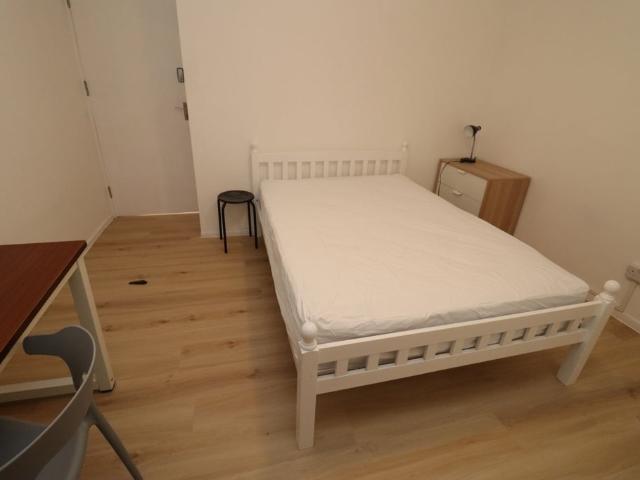 Room at Globe Road, Greater London