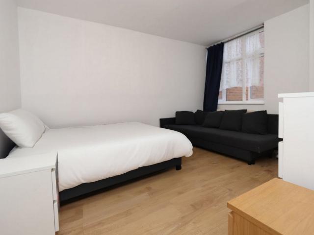 Room at Globe Road, Greater London