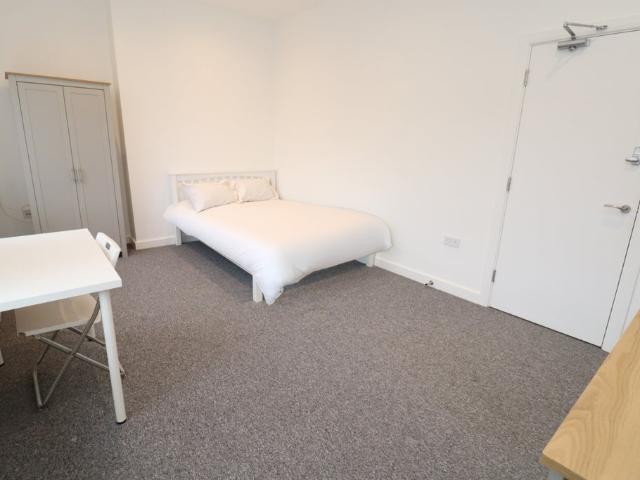 Room at Globe Road, Greater London