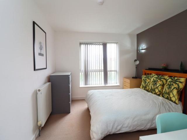 Room at Globe Road, Greater London