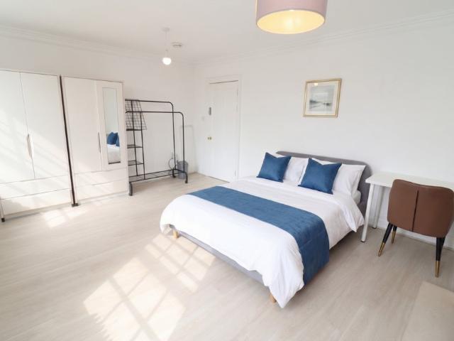 Room at Globe Road, Greater London
