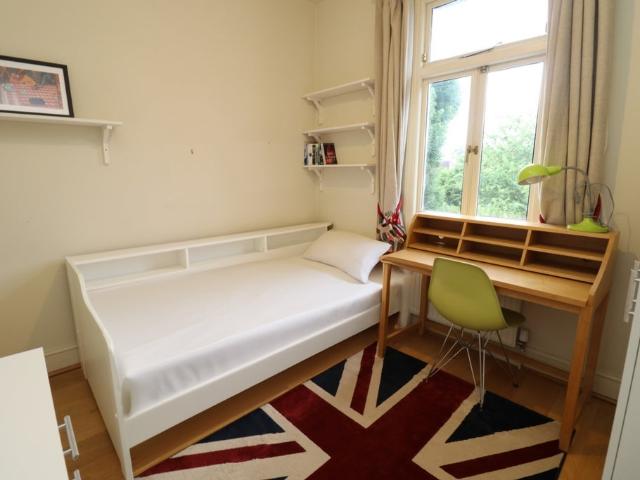 Room at Globe Road, Greater London