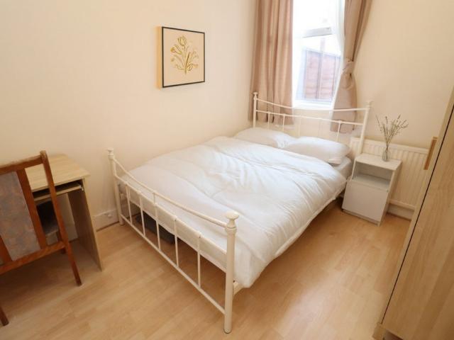 Room at Globe Road, Greater London