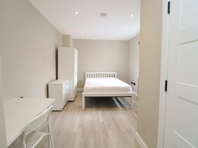 Room at Globe Road, Greater London