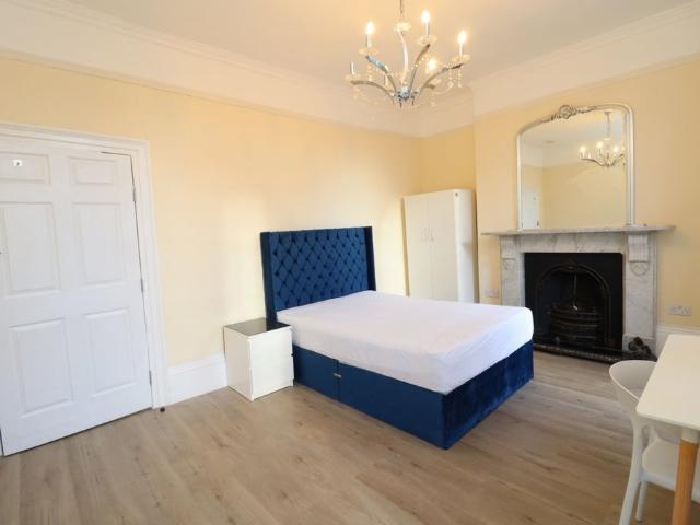 Room at Globe Road, Greater London