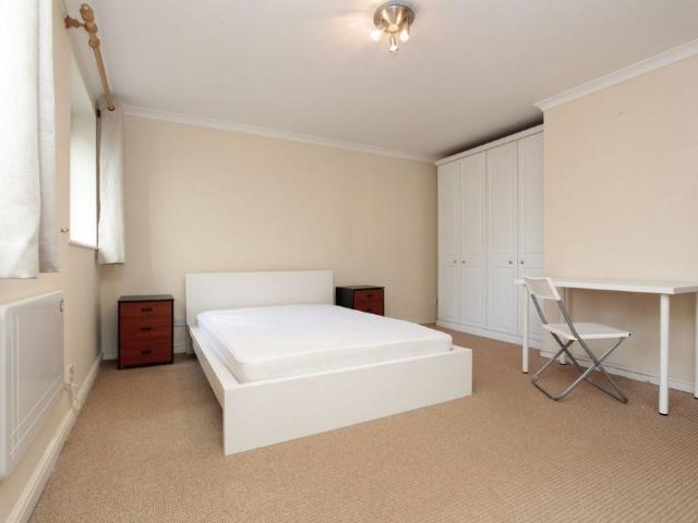 Room at Globe Road, Greater London