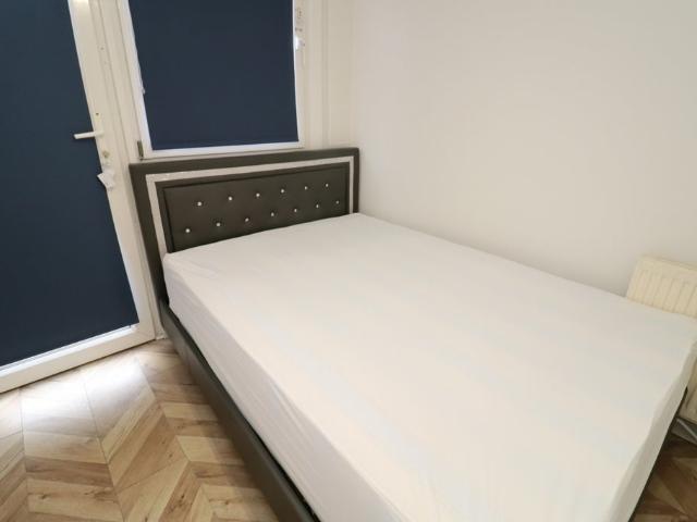 Room at Globe Road, Greater London