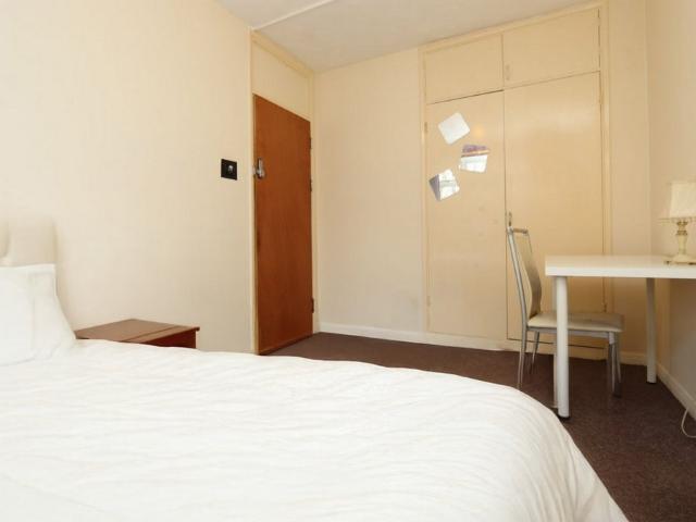 Room at Globe Road, Greater London