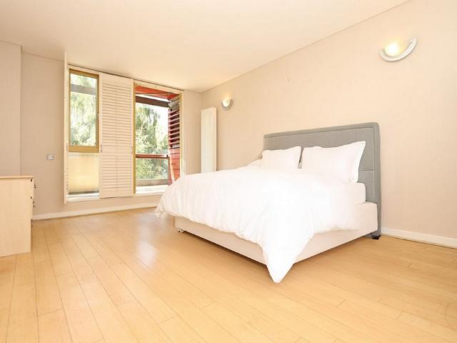 Room at Globe Road, Greater London