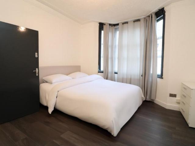Room at Globe Road, Greater London