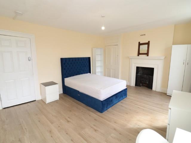 Room at Globe Road, Greater London
