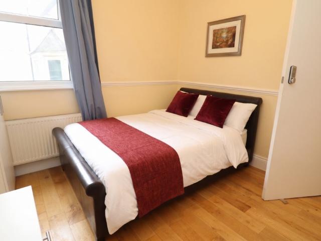 Room at Globe Road, Greater London