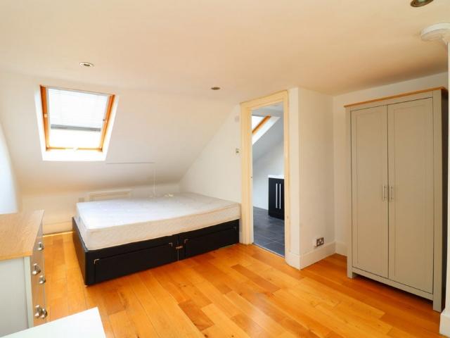Room at Globe Road, Greater London