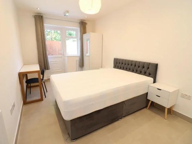 Room at Globe Road, Greater London
