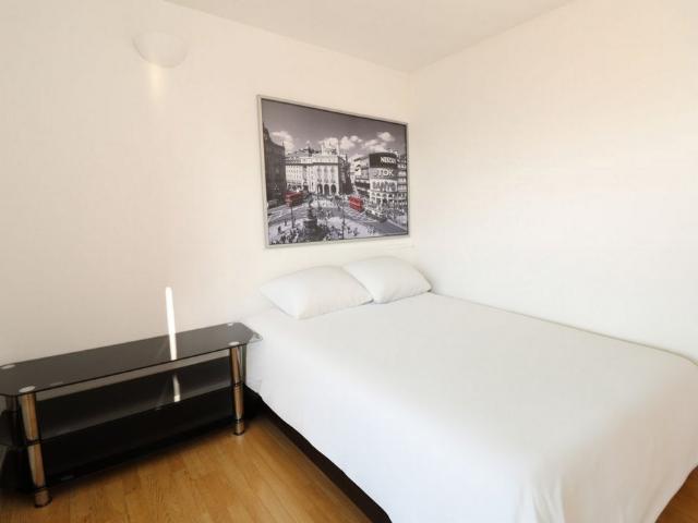 Room at Globe Road, Greater London