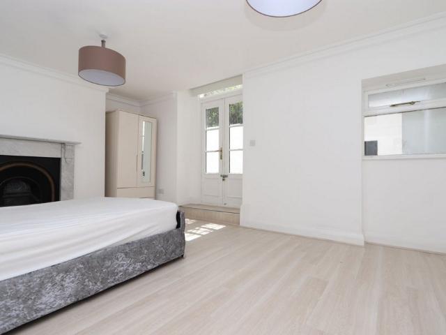 Room at Globe Road, Greater London