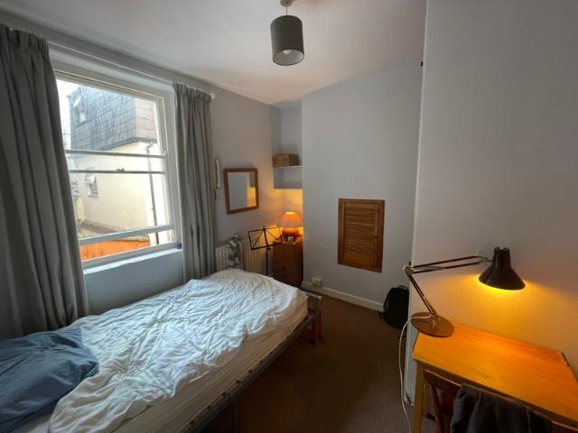 Room at Gloucester Street, Bristol