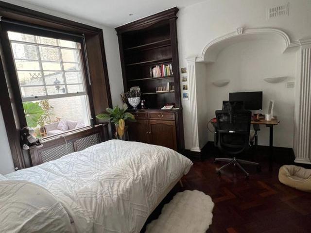 Room at Gloucester Street, City of Westminster
