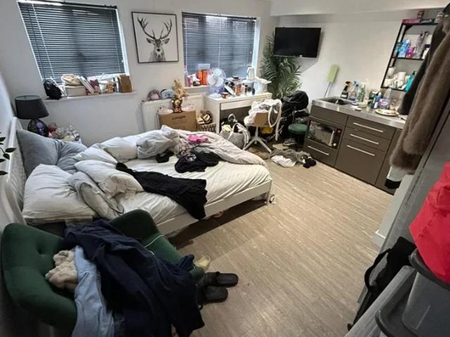 Room at Gloucester Road North, Bristol