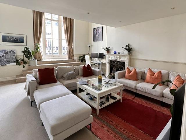 Room at Gloucester Terrace, City of Westminster