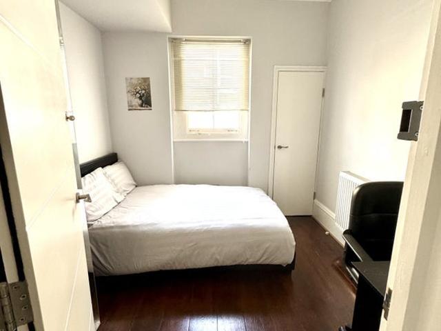 Room at Gloucester Terrace, City of Westminster