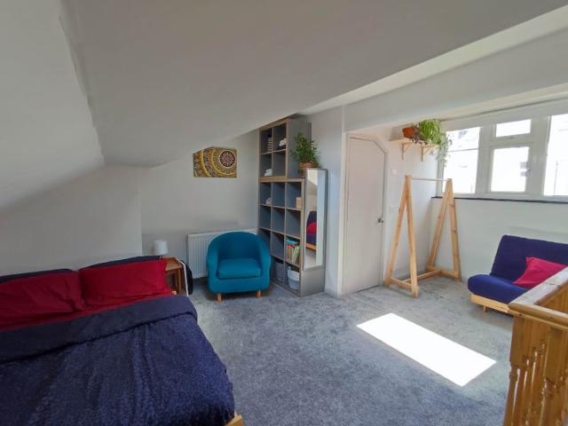 Room at Glover Road, Sheffield