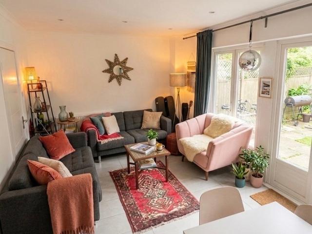 Room at Glyn Road, Greater London