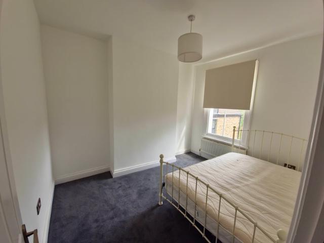 Room at Glyn Road, Greater London