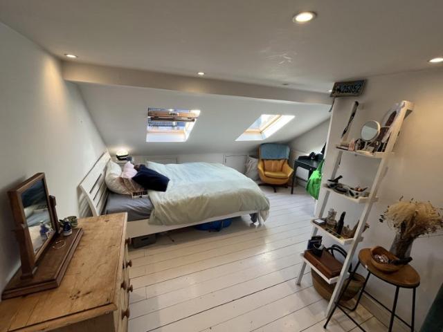 Room at Glyn Road, Greater London