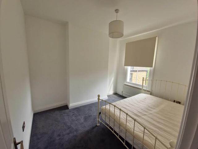 Room at Glyn Road, Greater London