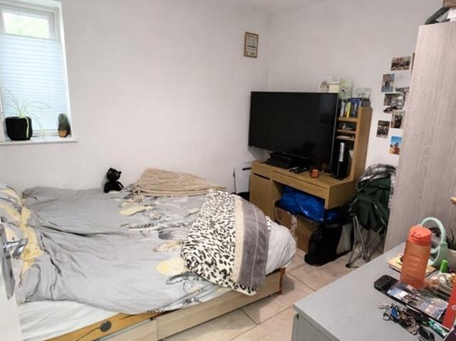 Room at Glyn Vale, Bristol