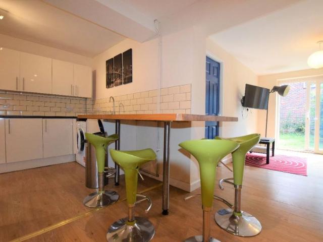 Room at Godden Road, Canterbury