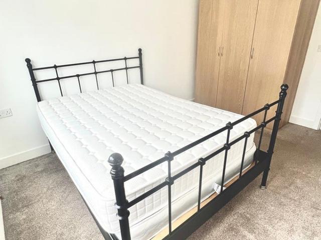 Room at Godstone Road, Greater London