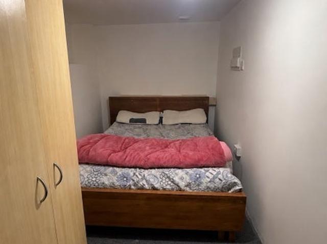 Room at Goodall Road, Greater London