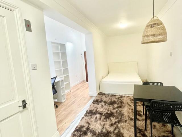 Room at Goodall Road, Greater London