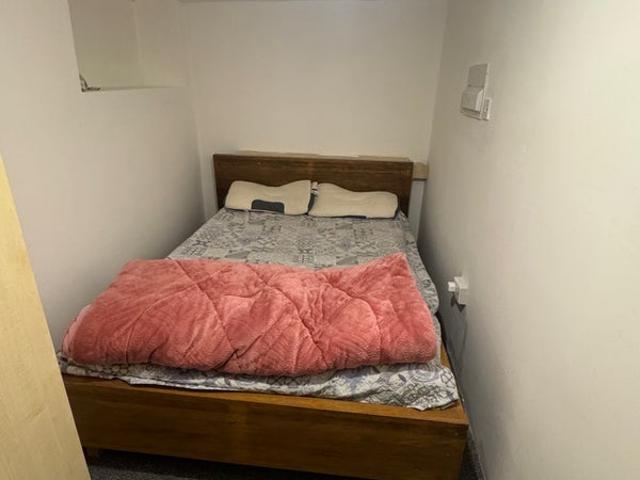 Room at Goodall Road, Greater London