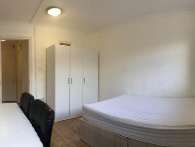 Room at Goodall Road, Greater London