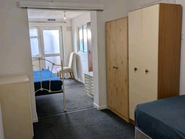 Room at Goodman Park, Slough
