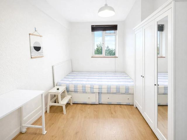 Room at Goldhawk Road, Greater London