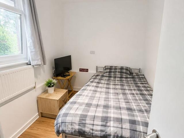 Room at Goldhawk Road, Greater London