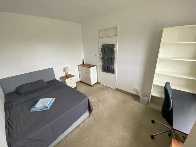 Room at Goldington Street, Greater London