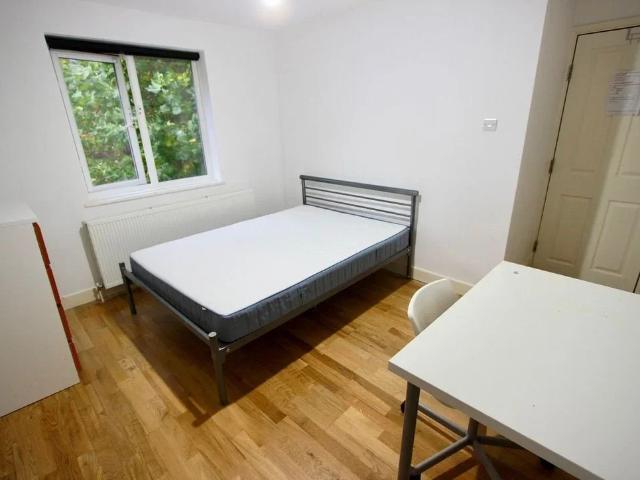 Room at Goldings Crescent, Welwyn Hatfield