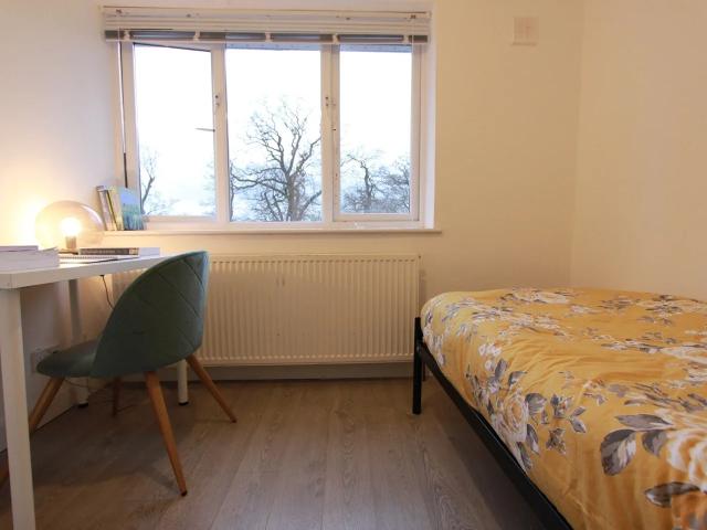 Room at Goldings Crescent, Welwyn Hatfield
