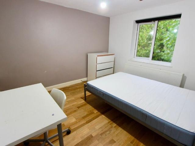 Room at Goldings Crescent, Welwyn Hatfield