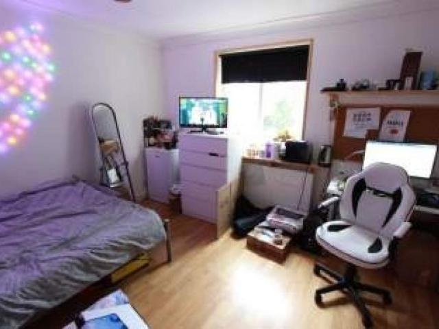 Room at Goldings Crescent, Welwyn Hatfield