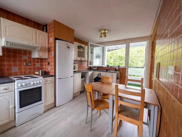 Room at Goldman Close, Greater London