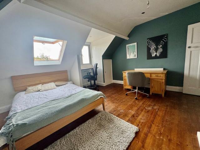 Room at Goldney Avenue, Bristol